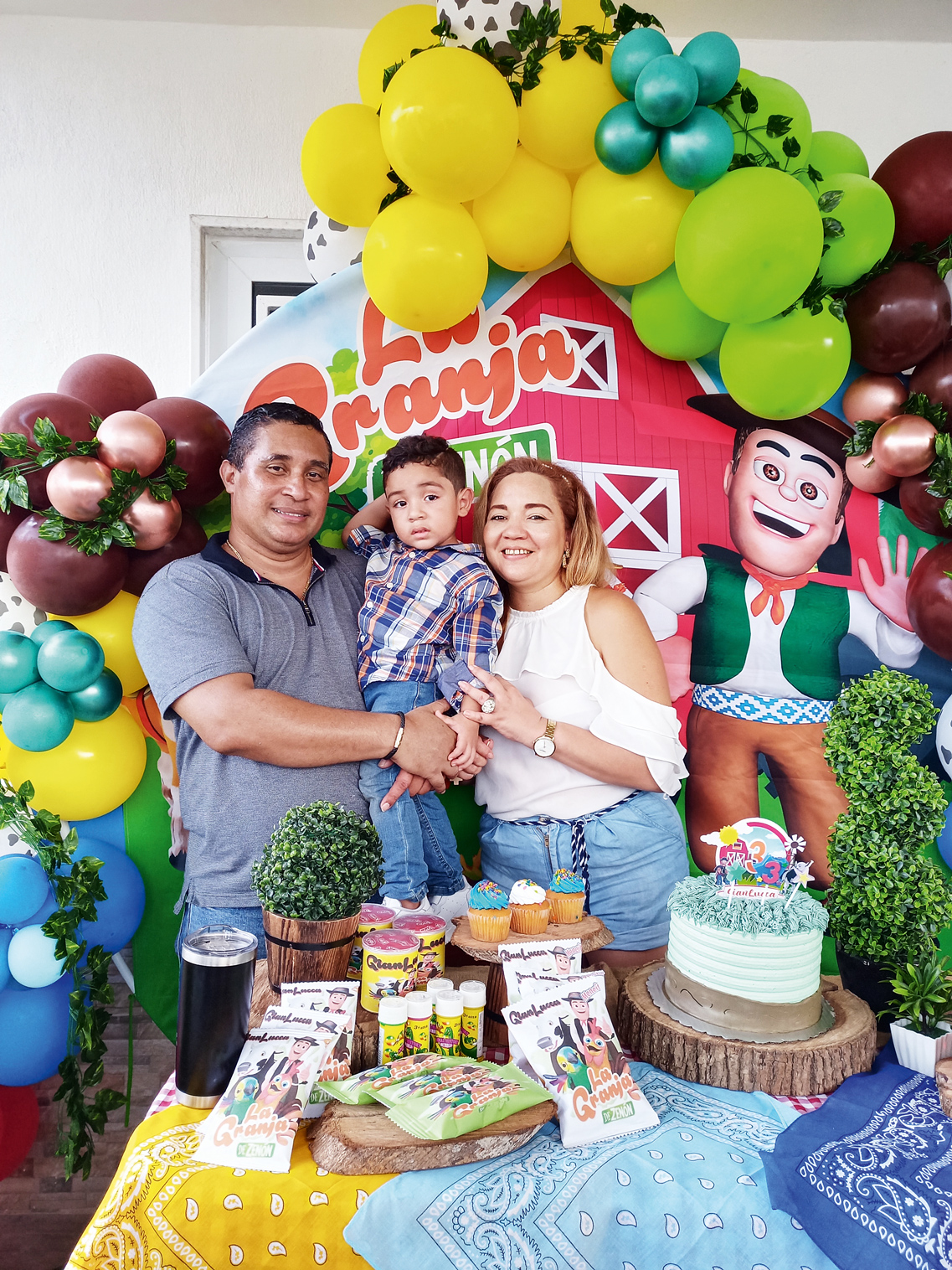 TRES AÑITOS