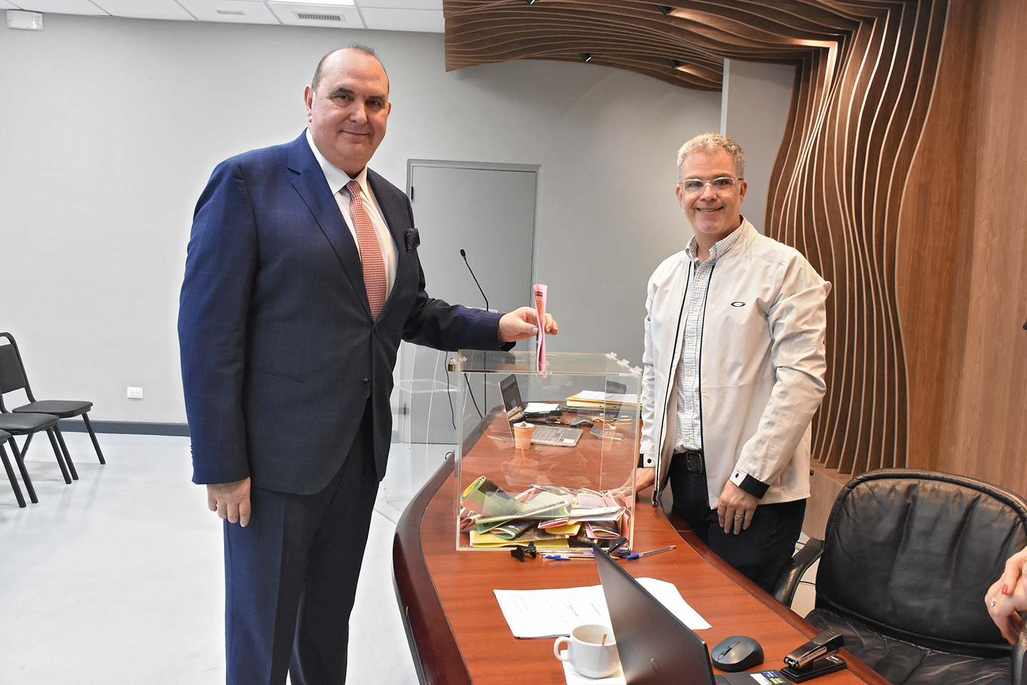 Alejandro Ferrer, reelegido en CAPAC