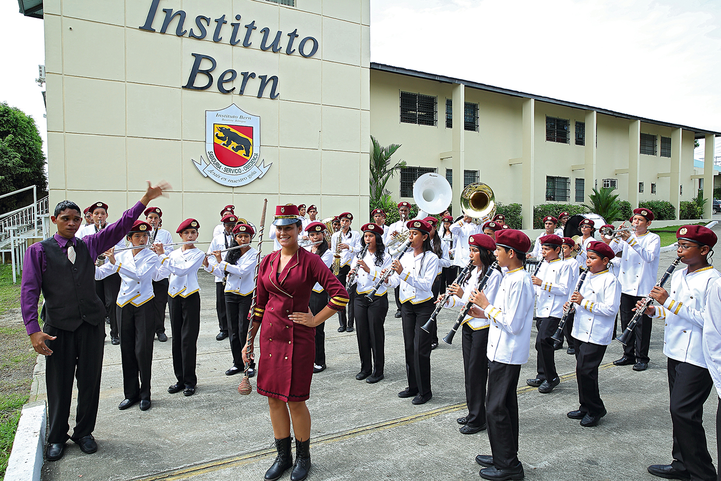 INSTITUTO BERN 25 AÑOS DE EXCELENCIA ACADÉMICA